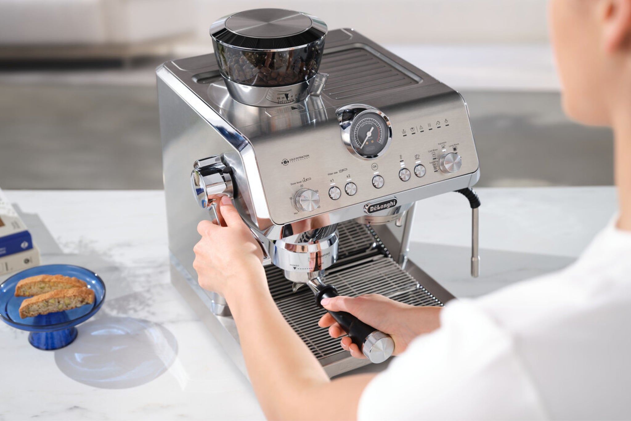 La Specialista Opera Control Panel Overview