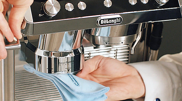 Cleaning the Tamping Station